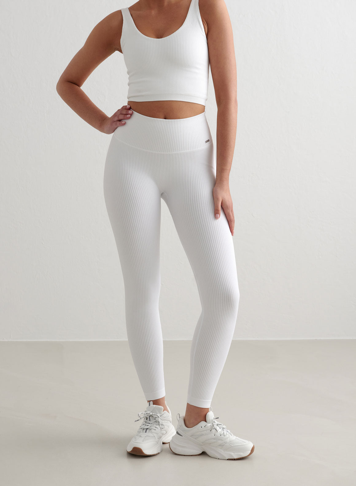 White Ribbed Seamless Tights – AIM'N NL